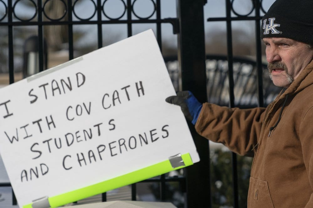 Sen. Warren dropped from libel lawsuit by ‘Covington Boys’ | Crux