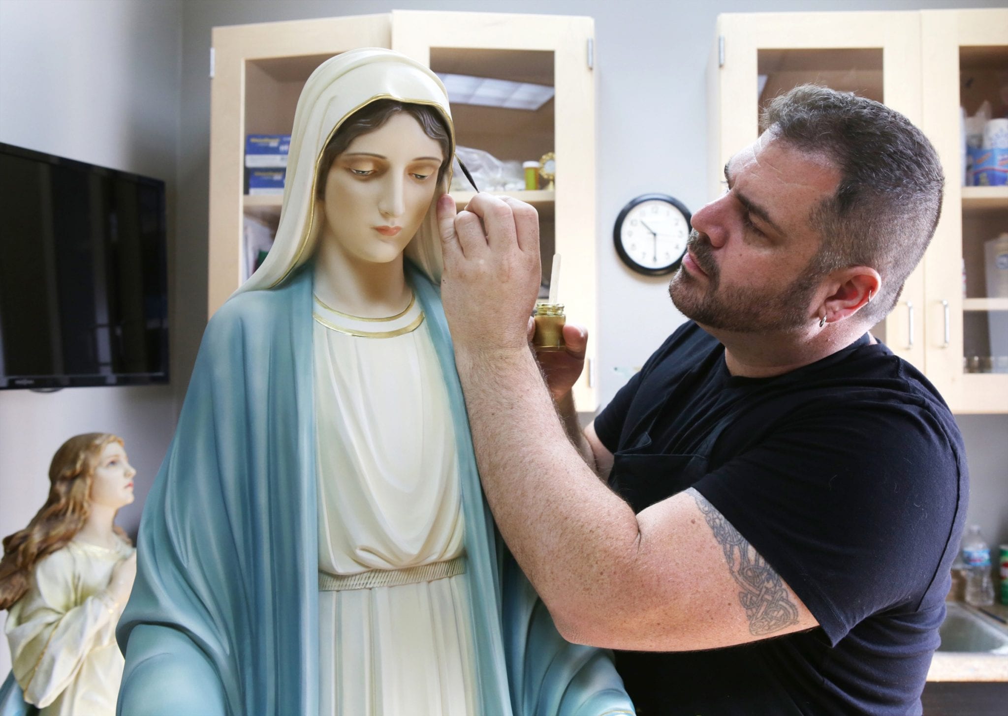 Ohio artist restores religious statues, stirs memories of closed ...