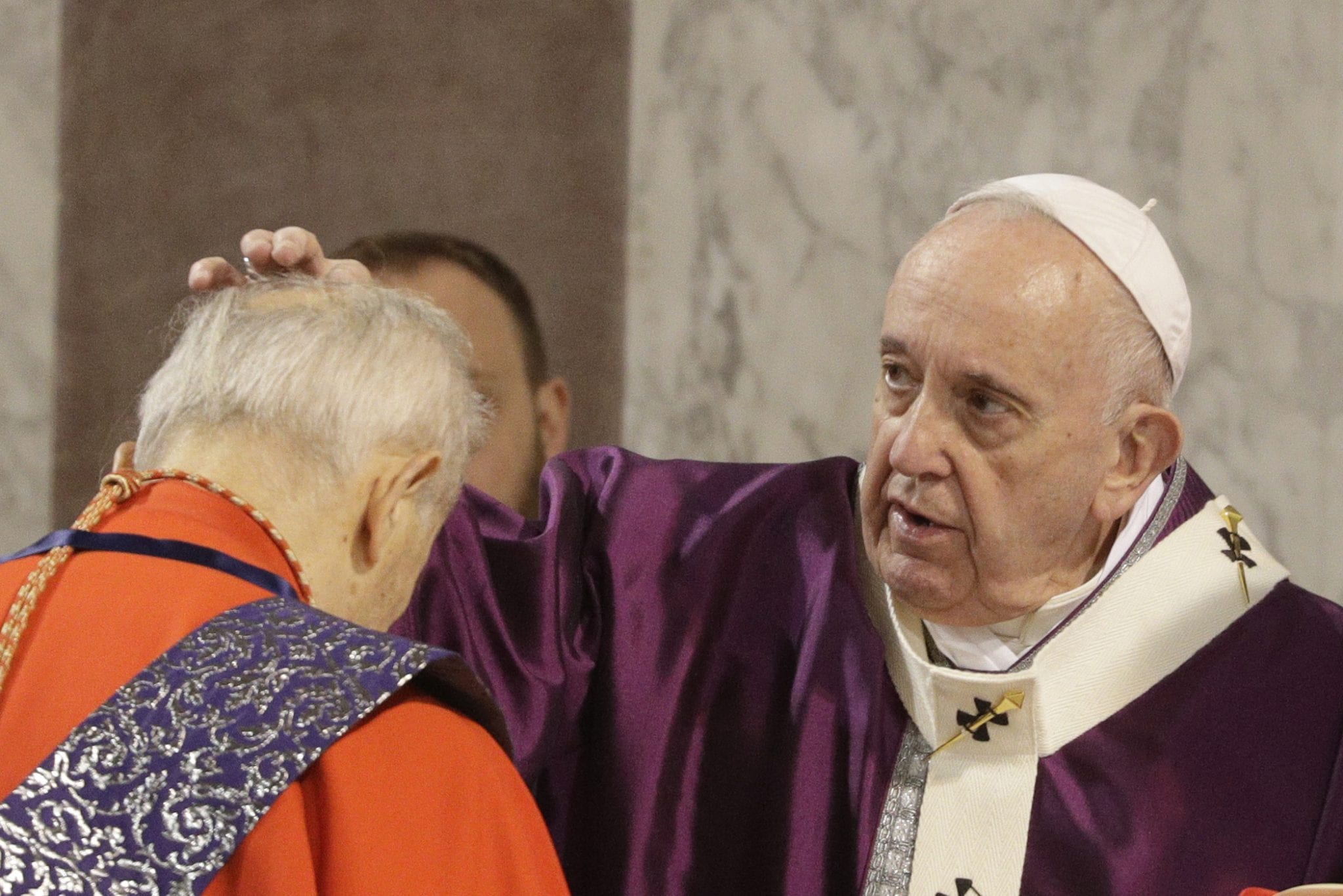 For Lent, Pope asks Christians to focus on Cross as ‘silent throne of ...