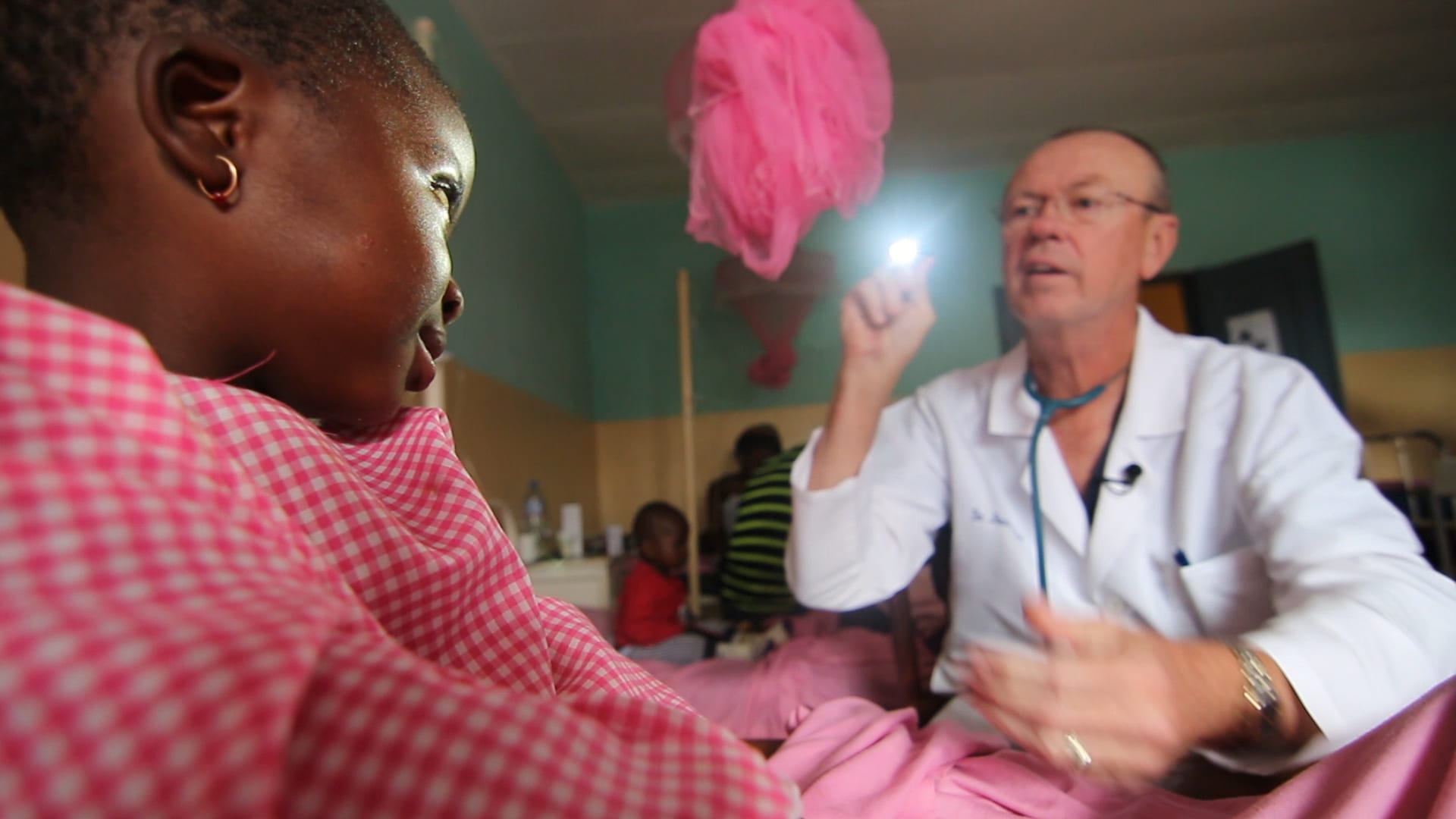 Doctors on mission serve poor in global peripheries | Crux