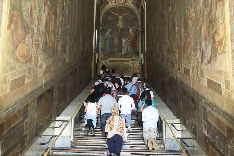 ‘Holy Stairs’ in Rome close for restoration | Crux