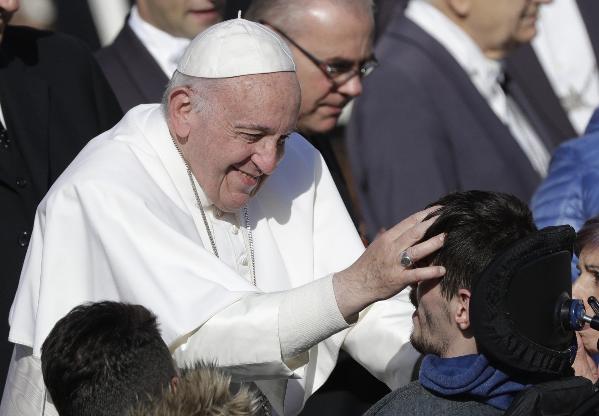 Pope Francis: The Eucharist is a ray of the unsetting sun that is the ...