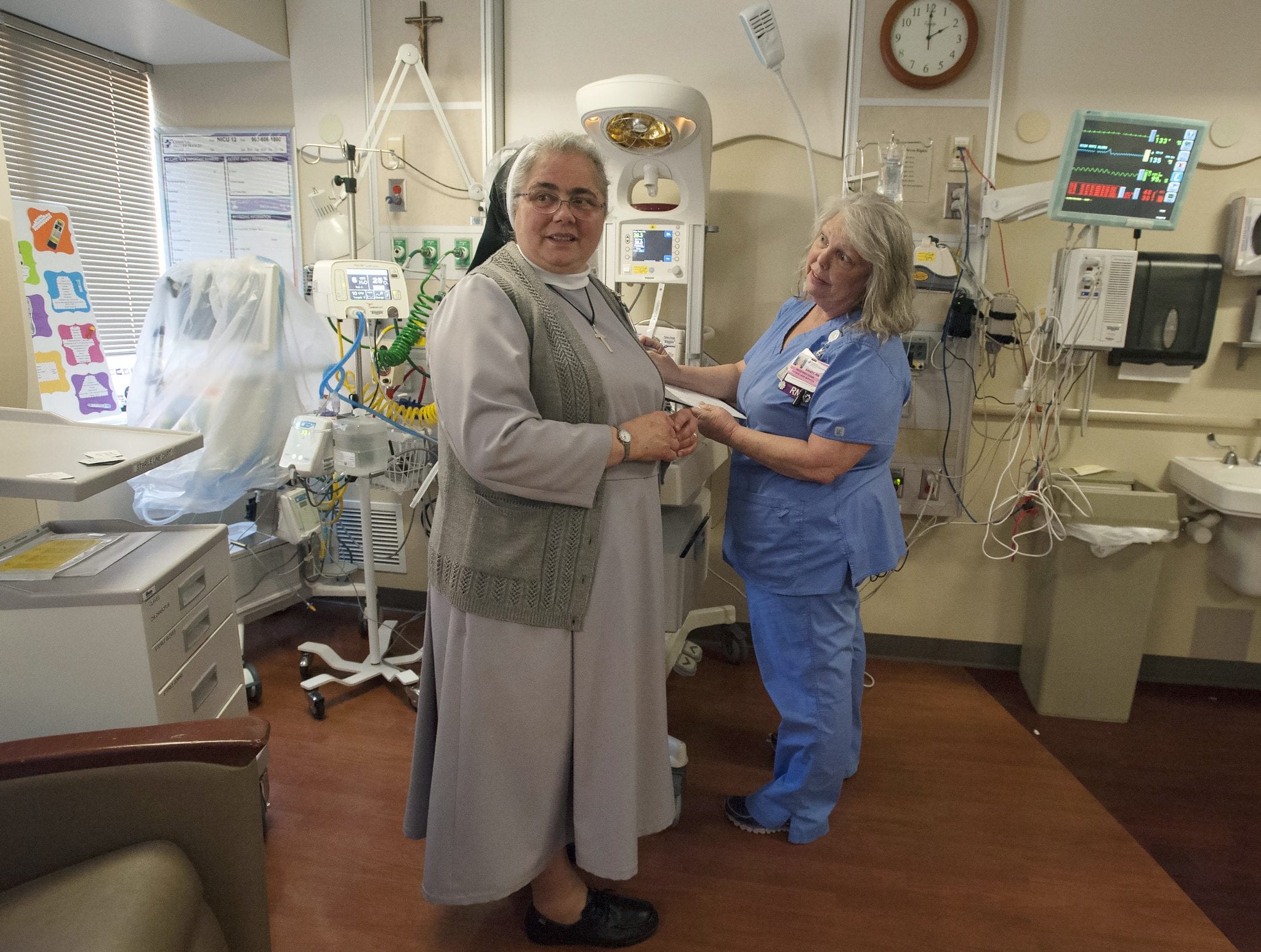 Catholic nun offers love, support at Texas hospital | Crux