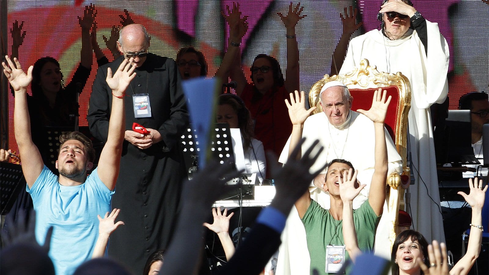 Who are Catholic charismatics and what’s a covenant community? | Crux