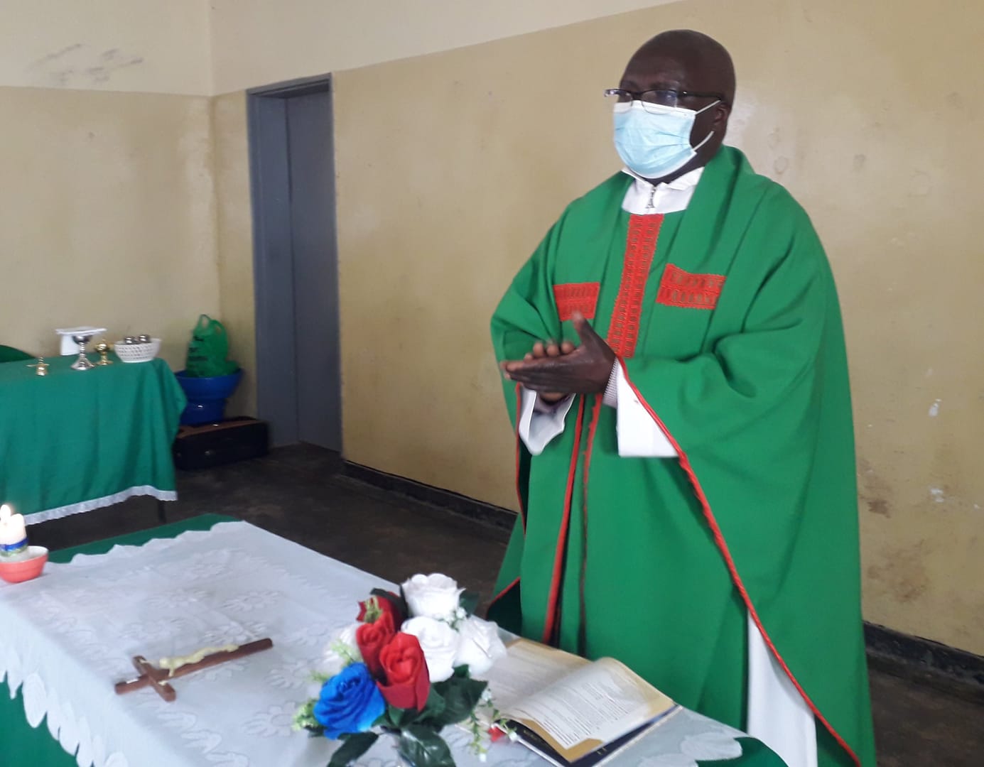 Diabetic priest who had COVID-19 sets up center to help Malawians | Crux