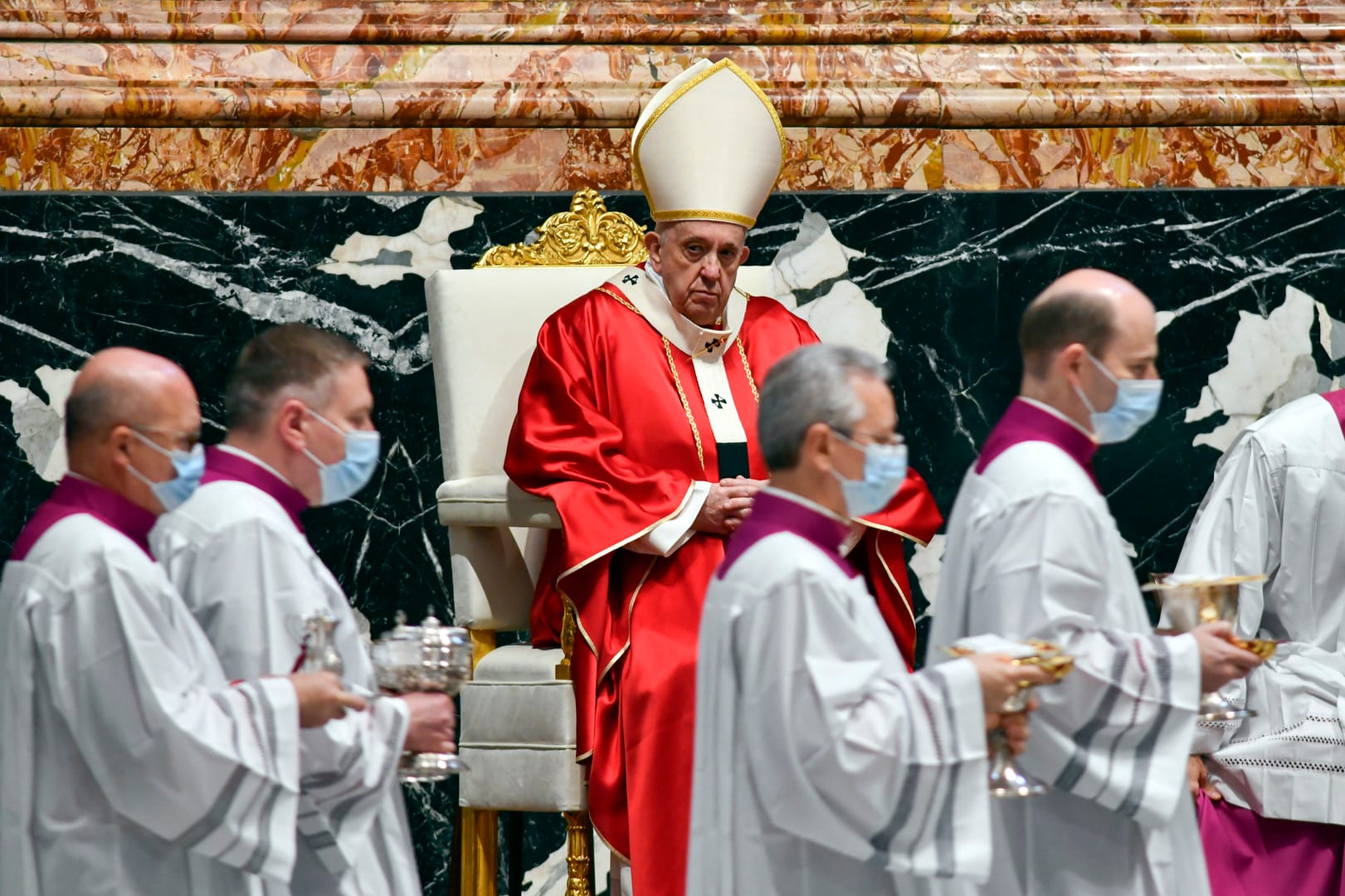 Pope to offer prayers for record number of deceased cardinals, bishops ...
