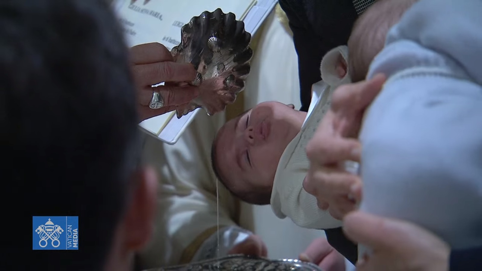 Pope baptizes 16 infants, calling them ‘protagonists’ of the sacrament ...