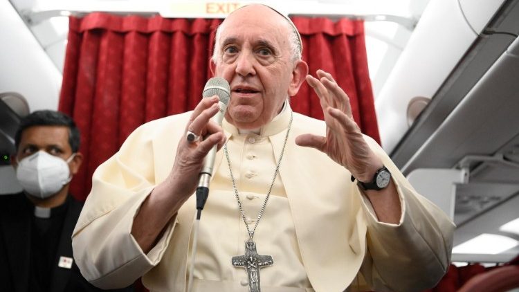 Pope rejects criticism on women, raises eyebrows with ‘pants’ reference ...