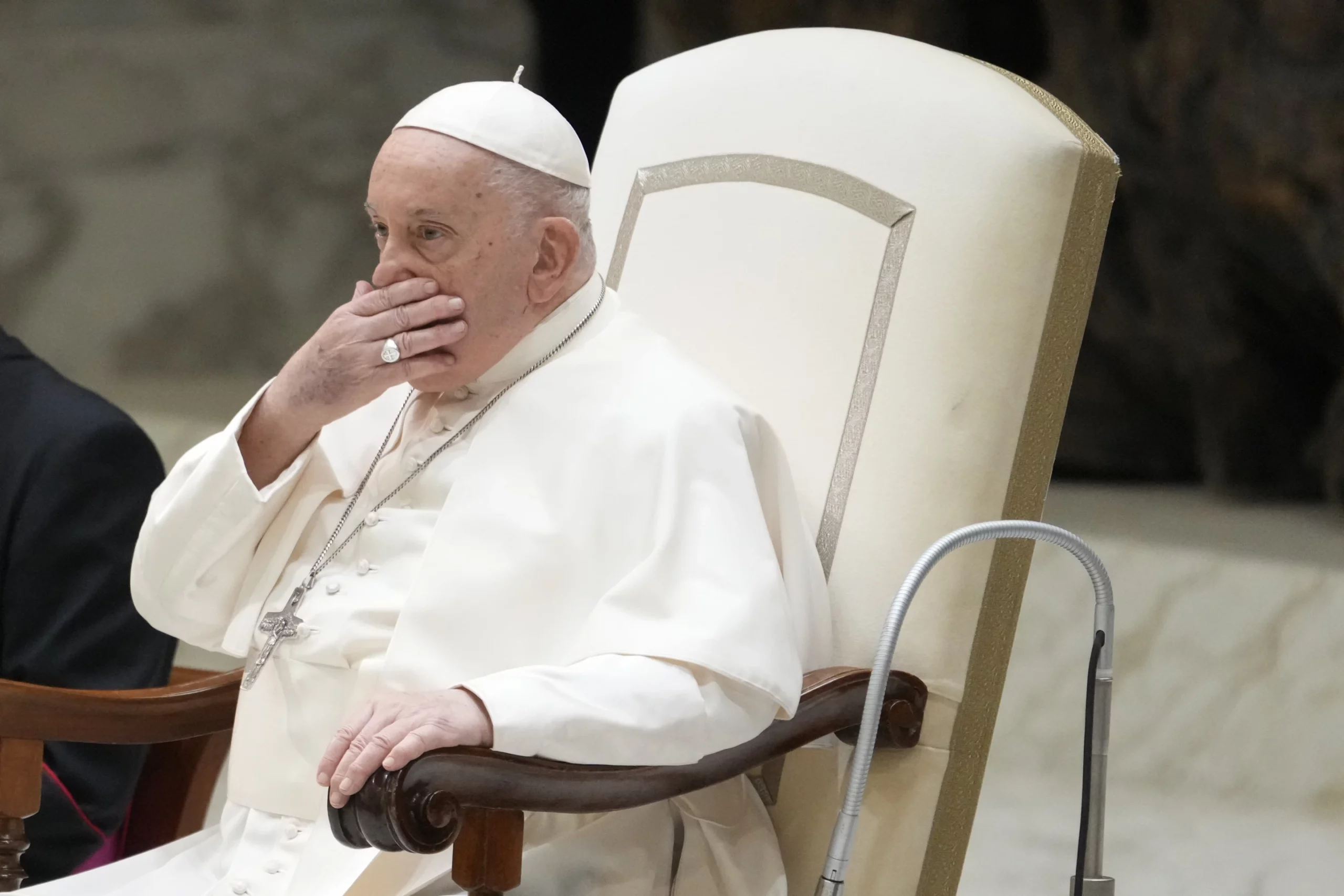 Pope Francis, fighting bronchitis, to take meetings at home | Crux