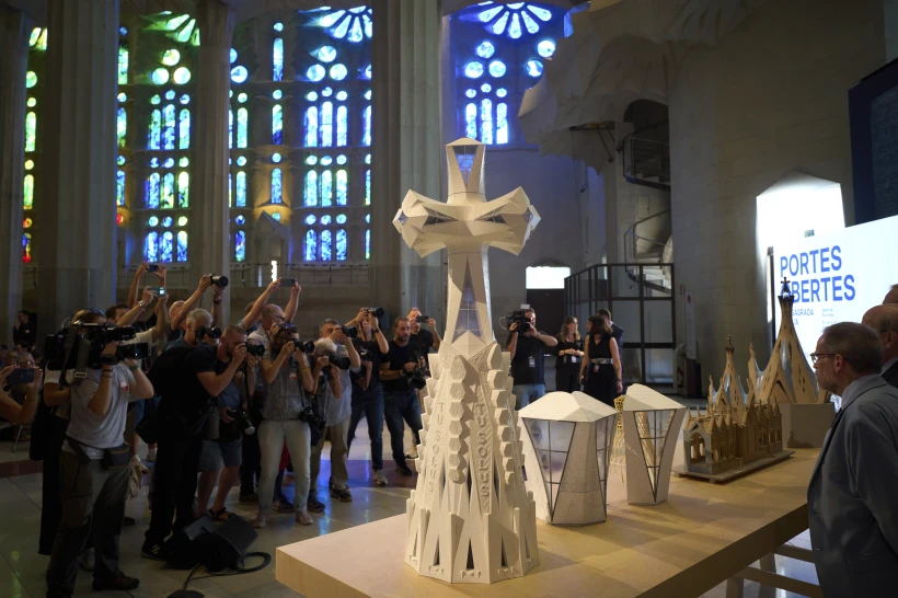 Barcelona’s Sagrada Familia is ready to raise its highest tower and ...