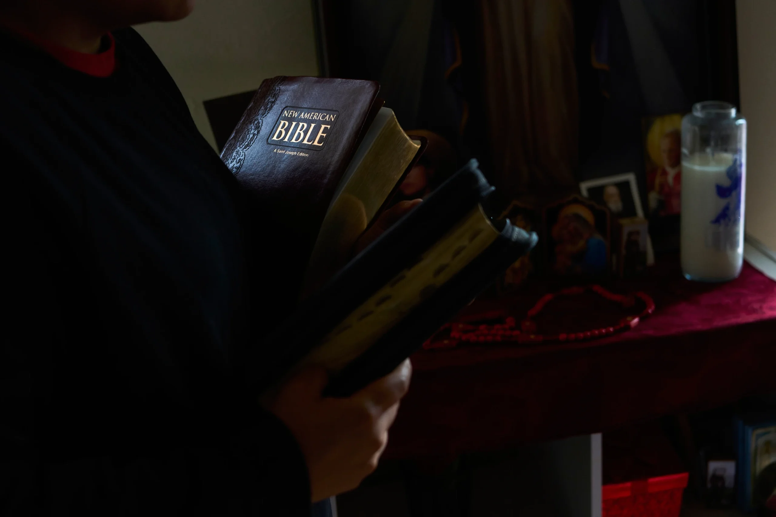 Immigration crackdown stokes fear and solidarity at a Catholic church ...