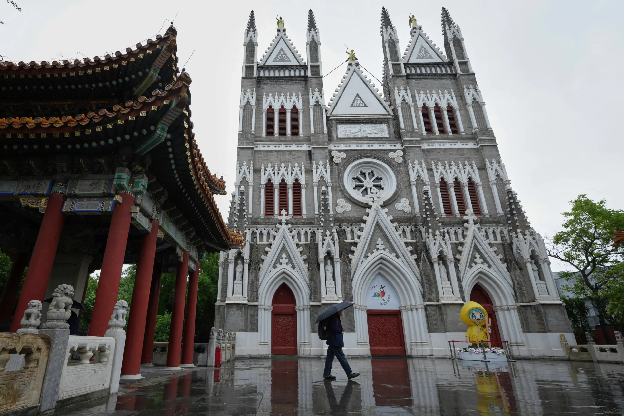 China raises pressure on underground Catholics to join official church ...